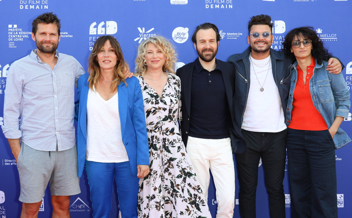 Photo : Alexis Michalik, Mathilde Seigner, Cécile Bois, Antoine Gouy, Kev Adams et Rachida ...