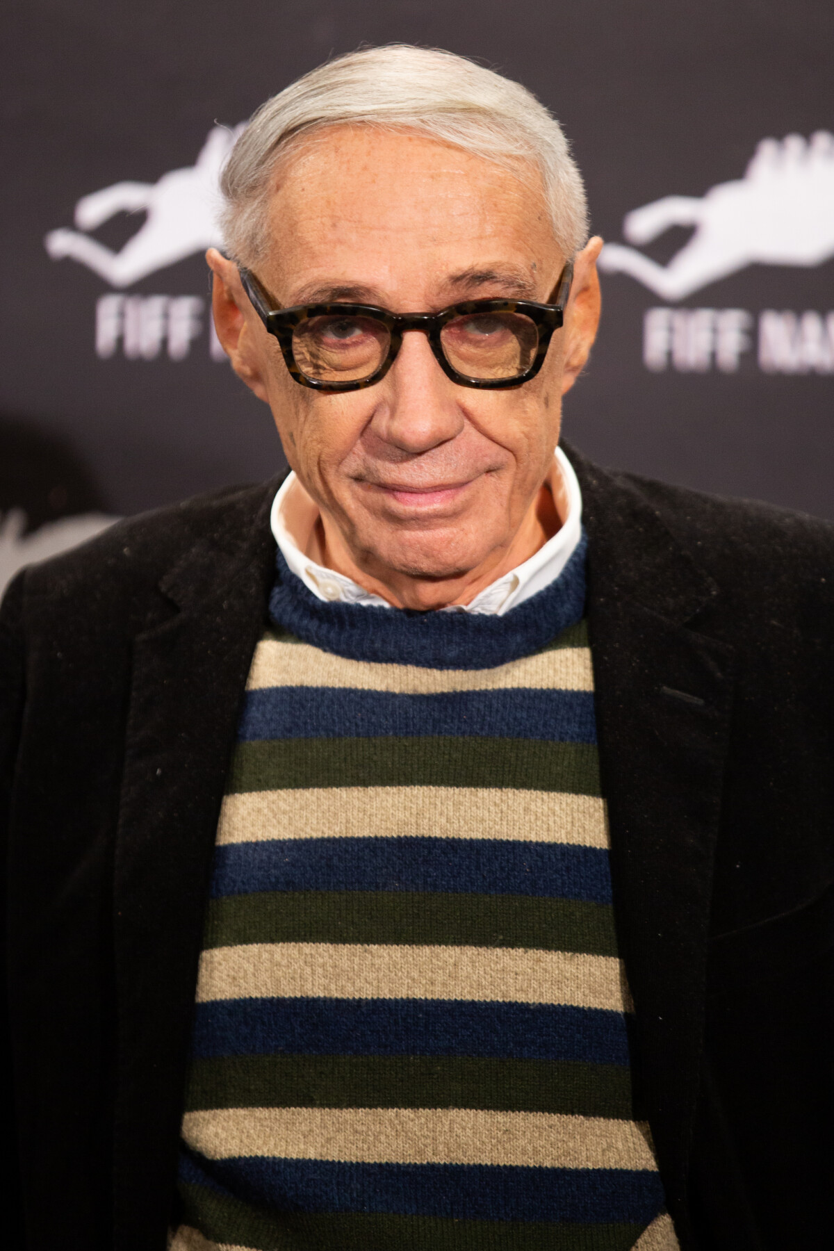 Vidéo : André Téchiné dans la tourmente : une actrice tranche avec son ...