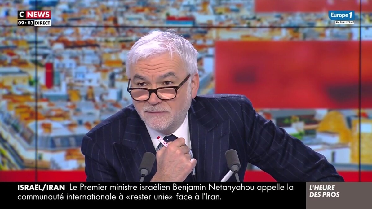 Vidéo : L'hommage ému de Pascal Praud à un intervenant régulier de L'heure des pros - Purepeople