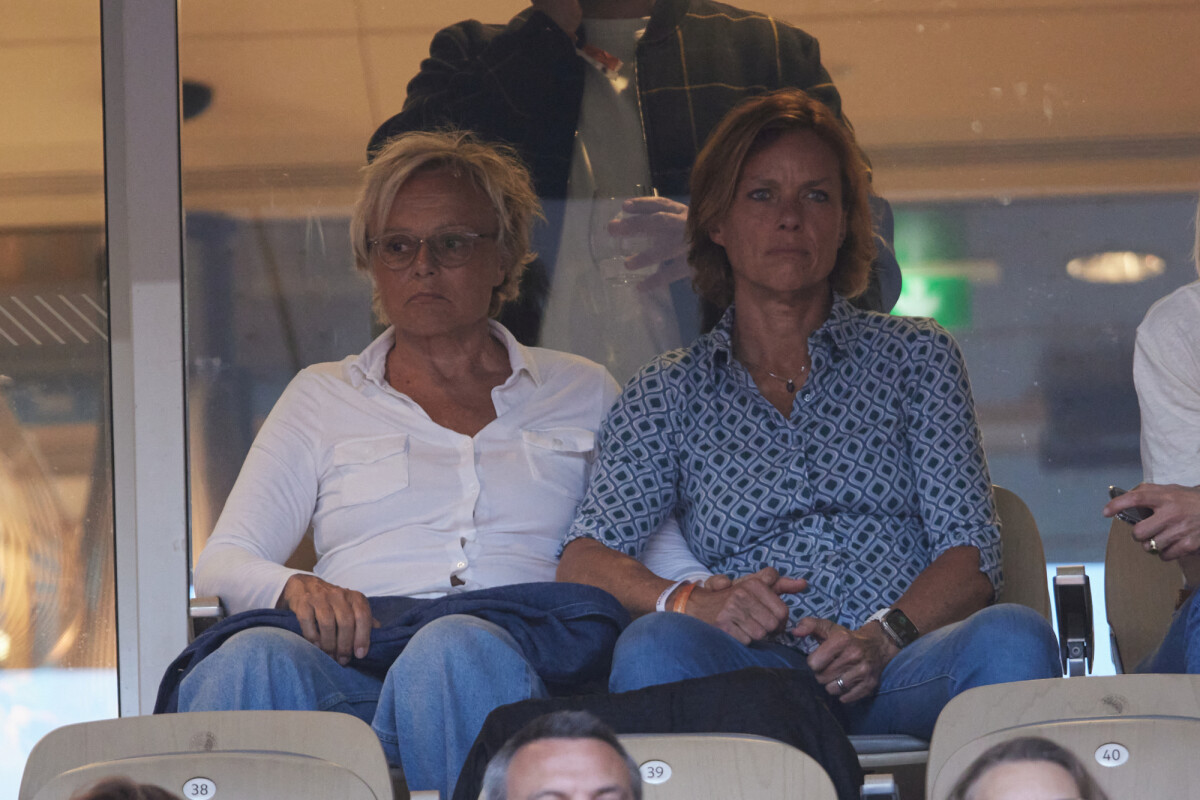 Photo : Muriel Robin et sa femme Anne Le Nen dans les tribunes des ...