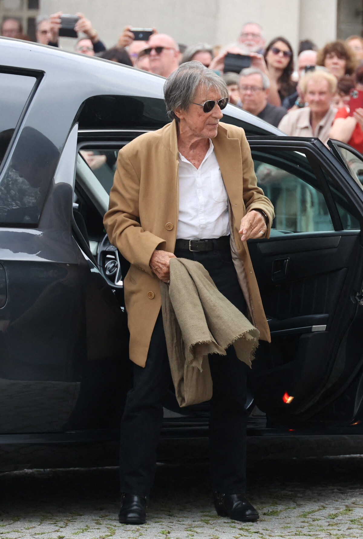 Photo : Jacques Dutronc arrive aux obsèques de Françoise Hardy au ...