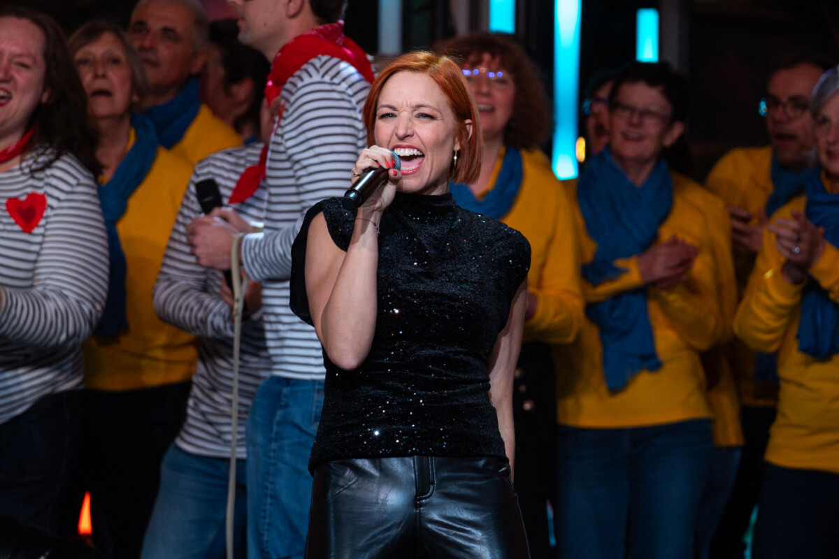 Photo : Natasha St-Pier, chanteuse et animatrice canadienne lors du ...