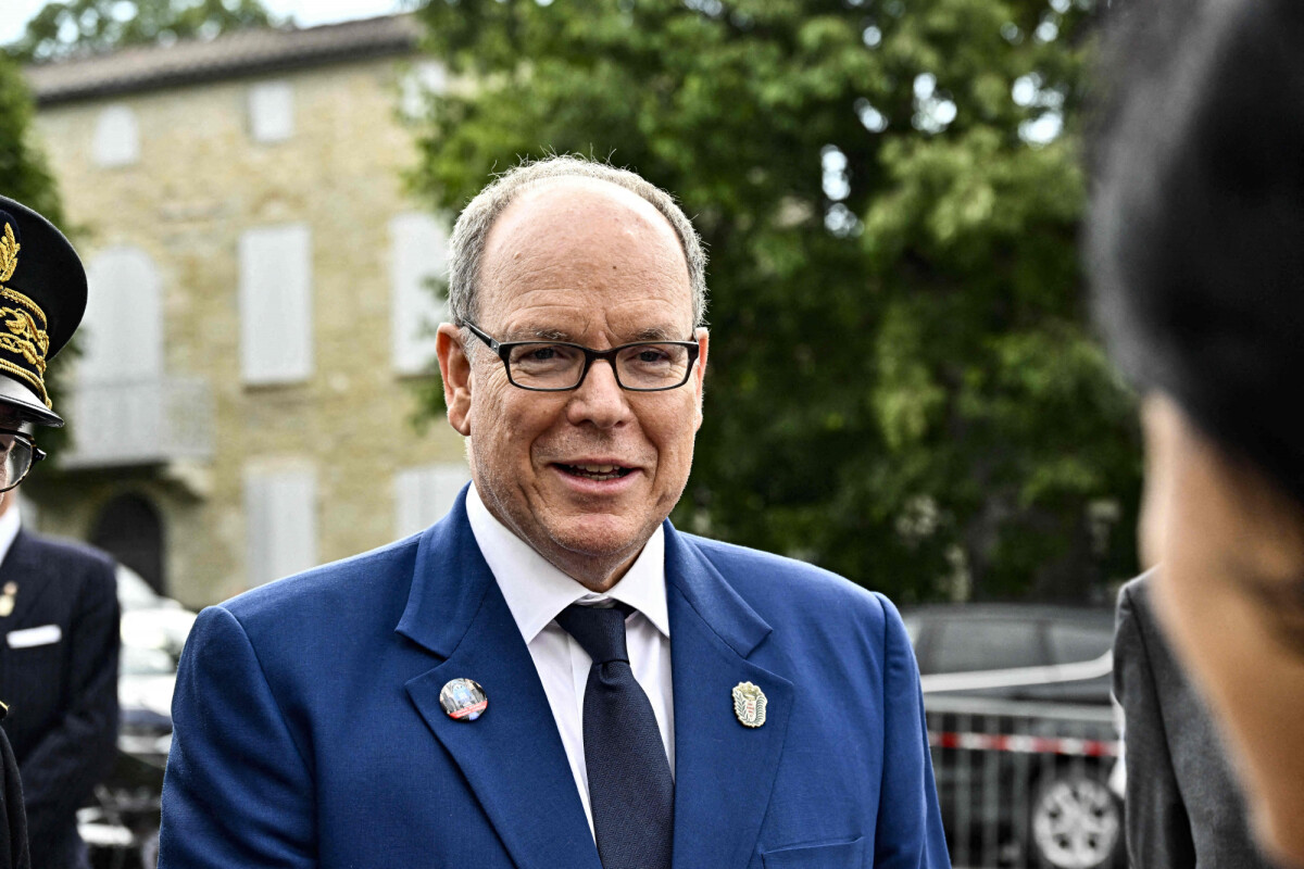 Photo : Le prince Albert II de Monaco lors de sa deuxième visite en sept ans de la ville de ...