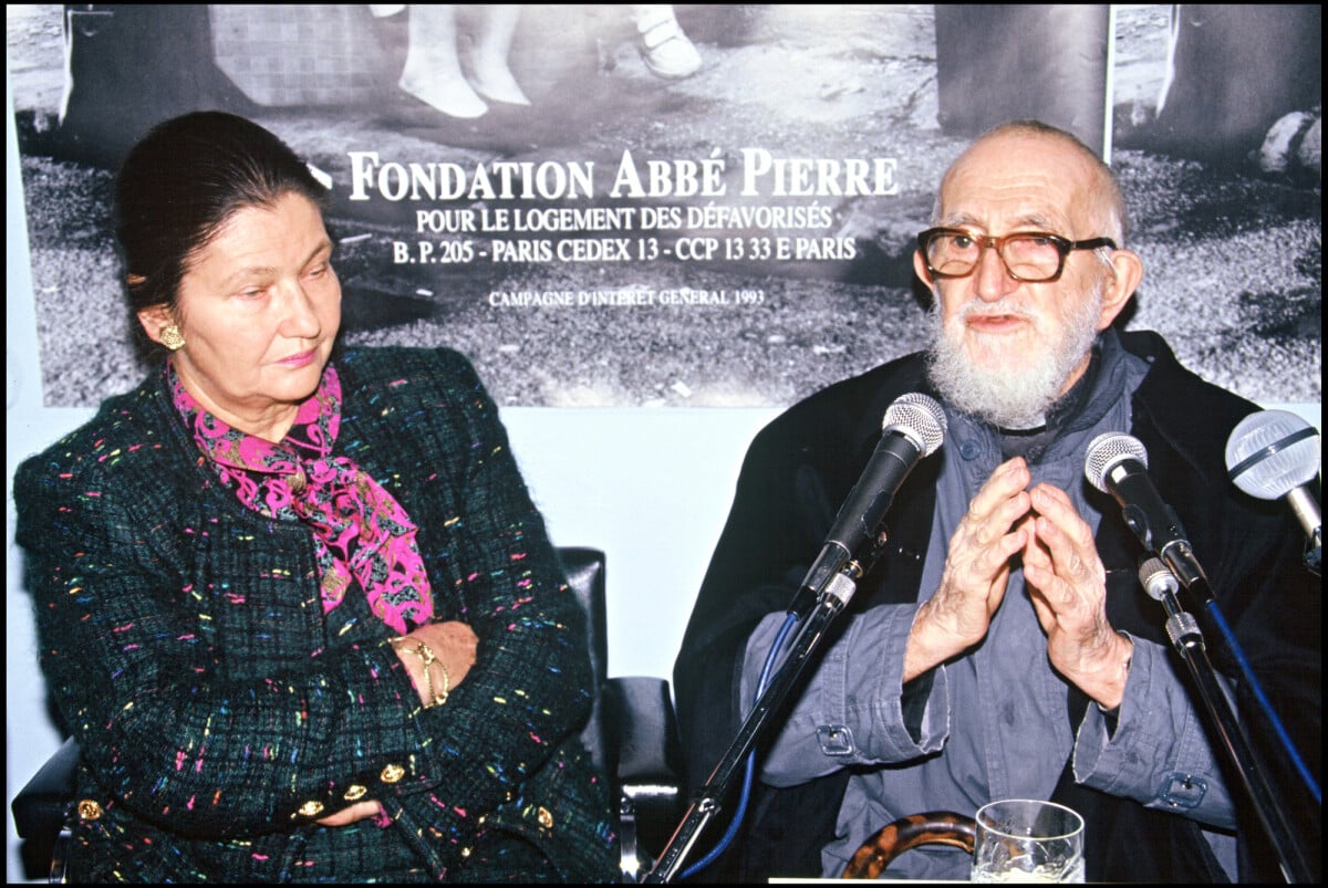 Photo : Archives - Simone Veil et l'abbé Pierre - Purepeople