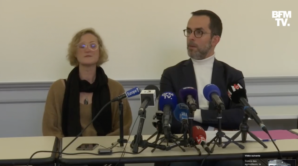 Photo : Fanny Groll - La maman de Lina lors d'une conférence de presse ...