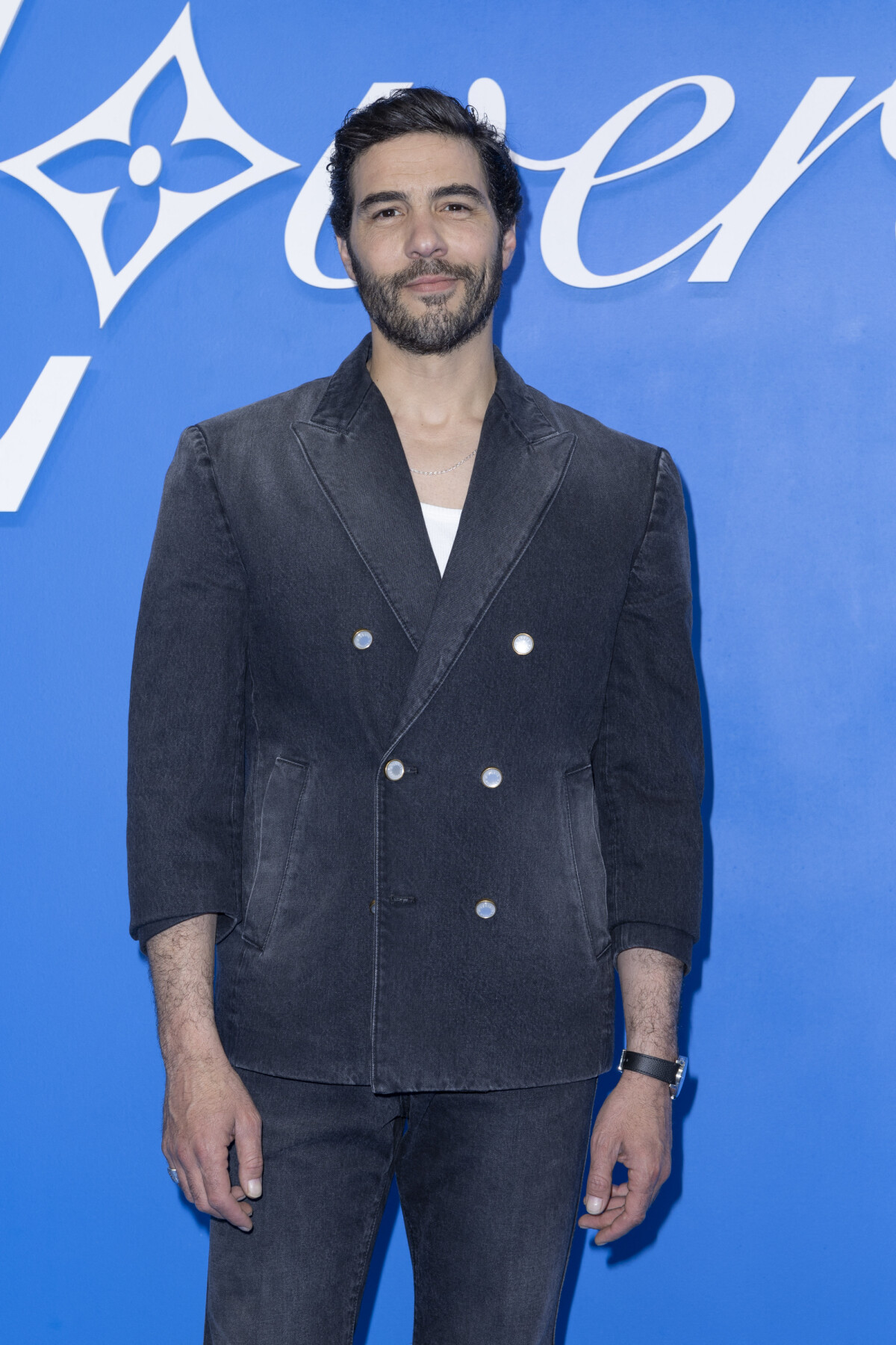 Photo : Tahar Rahim au photocall du défilé Homme Louis Vuitton ...