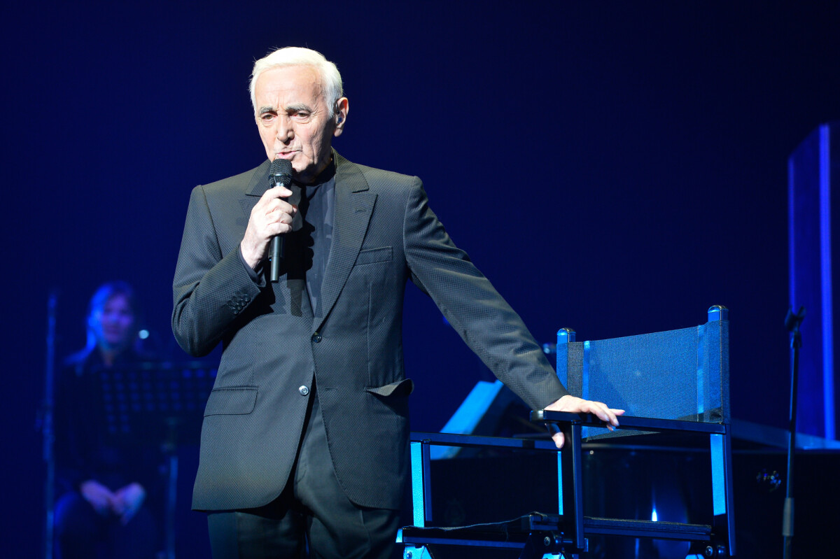 Photo : Charles Aznavour en concert au Palais des Sports à Paris, le 21 ...
