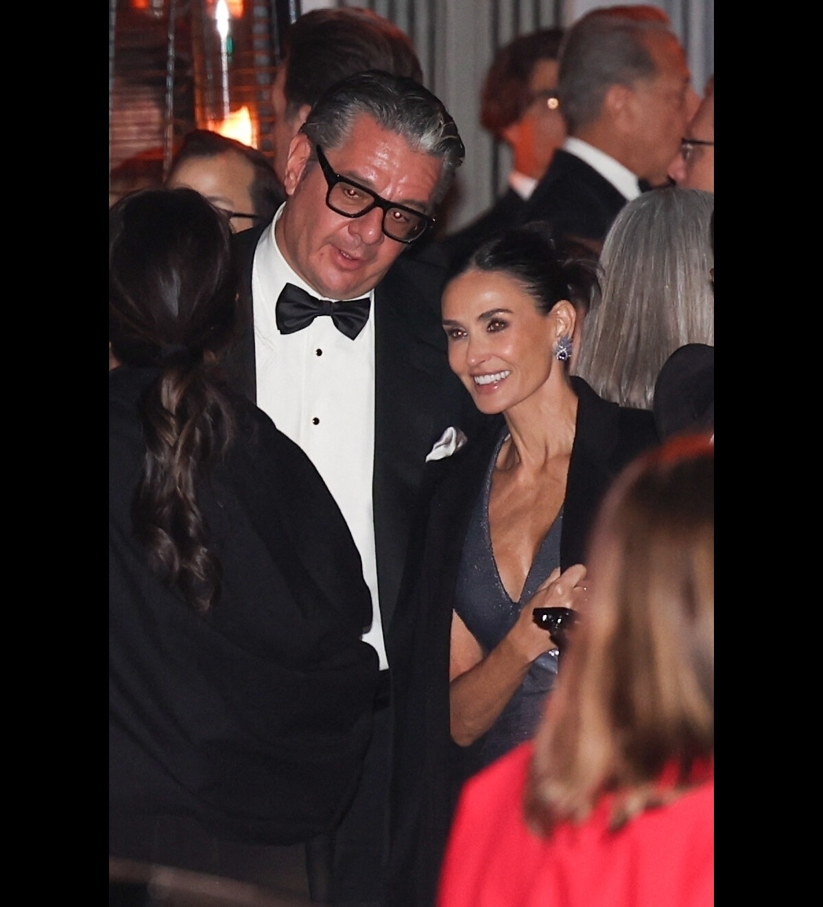 Photo : Los Angeles, CA - Demi Moore discute avec des amis alors qu ...