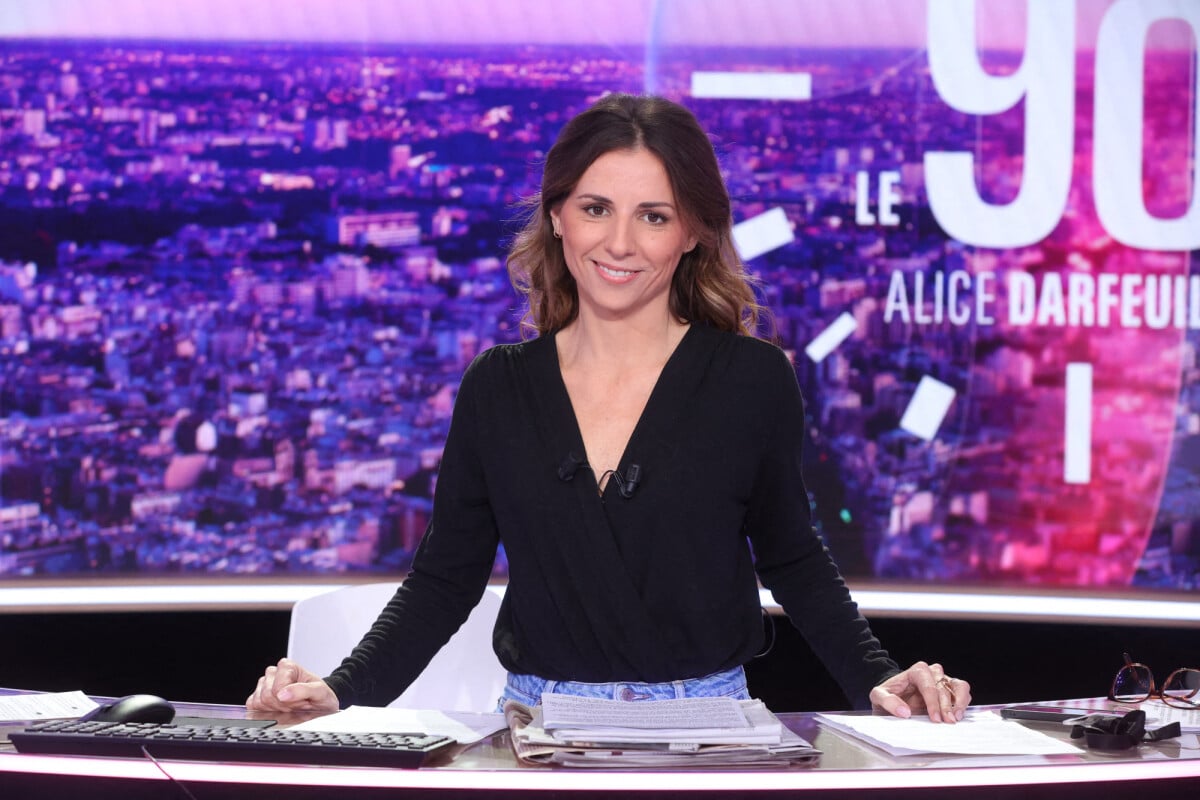 Photo : Exclusif - Alice Darfeuille au talk-show de BFMTV, "Le 90 ...