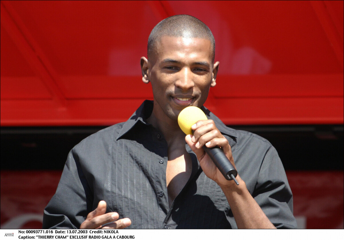 Photo : Il s'agit d'un célèbre chanteur, connu pour son tube "Ocean ...