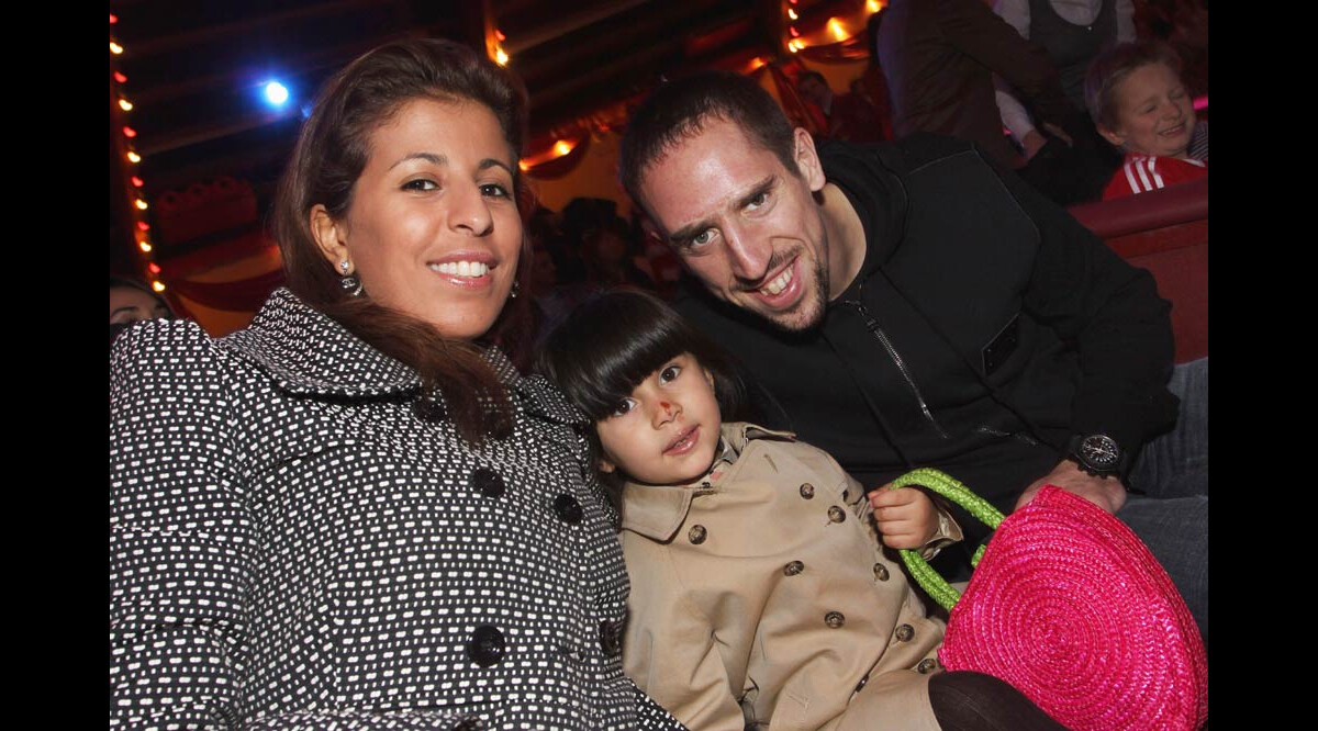 Photo : Franck Ribéry et sa femme Wahiba, avec l'une de leurs filles ...