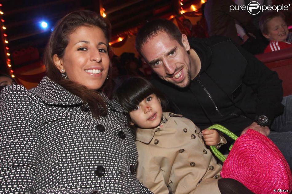 Franck Ribéry et sa femme Wahiba, avec l'une de leurs filles, en ...