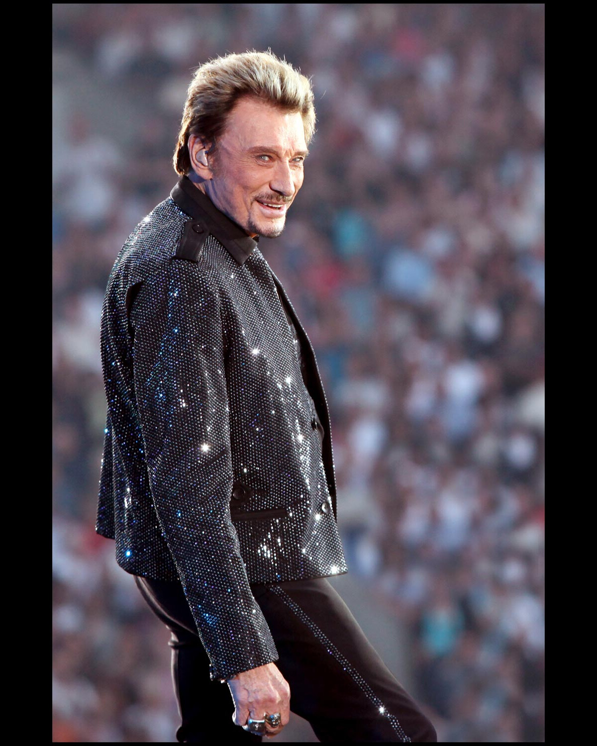 Photo : Johnny en concert pendant le Tour 66 - Purepeople