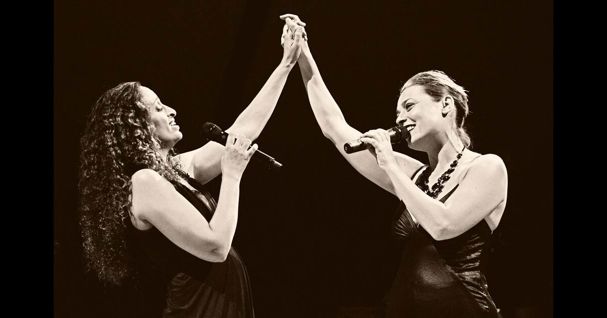 Noa et Mira Awad : Une belle amitié toujours aussi intense... - Purepeople