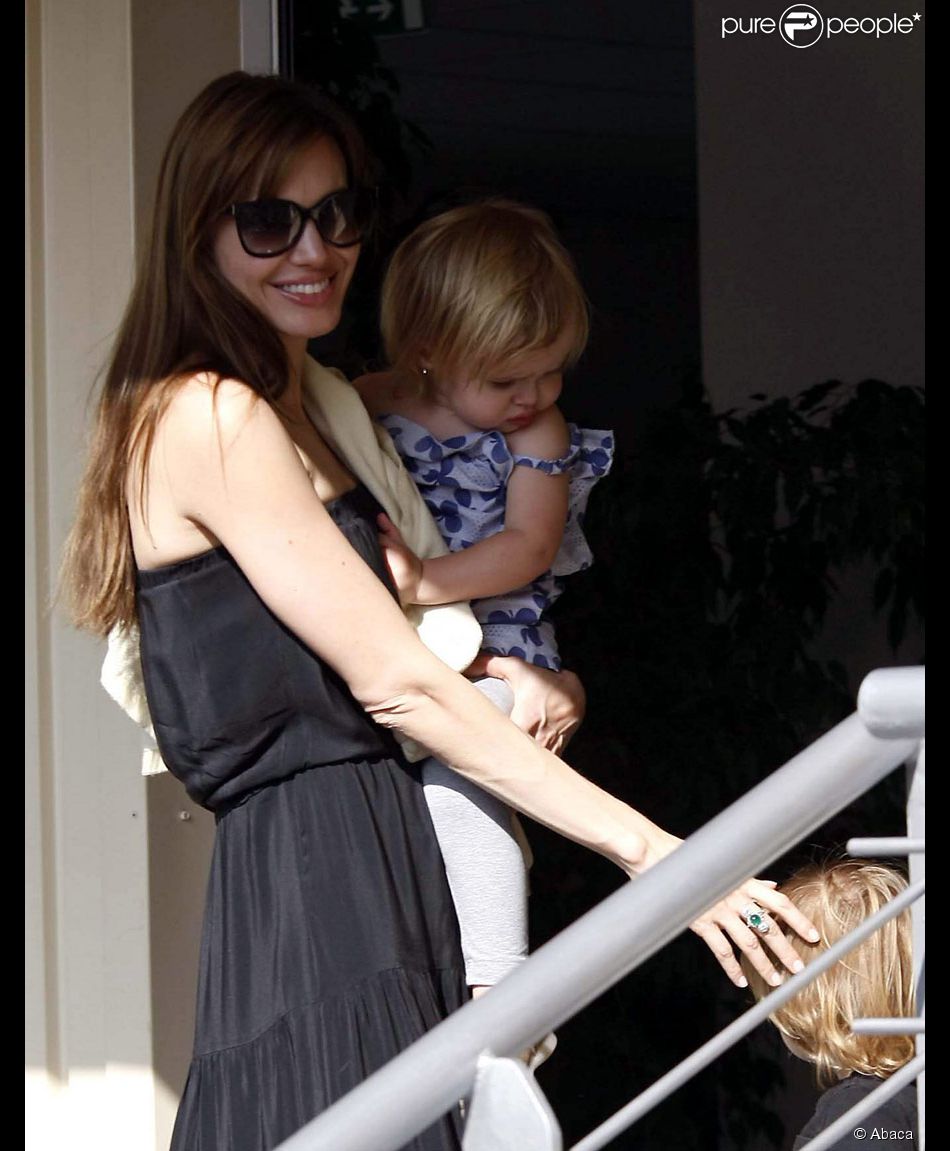 Angelina Jolie Et Sa Fille Vivienne En Juillet 2010 Purepeople