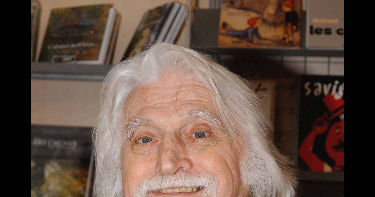 Francois Cavanna, salon du livre, Paris, 17 mars 2006 - Purepeople
