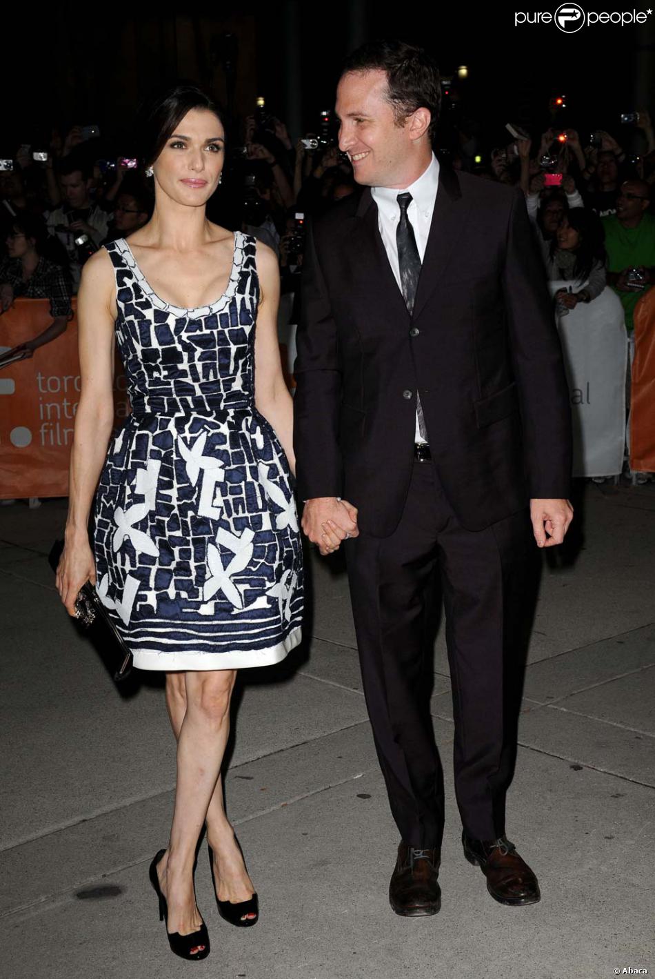 Rachel Weisz et Darren Aronofsky à Toronto, en septembre 2010. - Purepeople Rachel Weisz et Darren Aronofsky à Toronto, en septembre 2010. - Purepeople