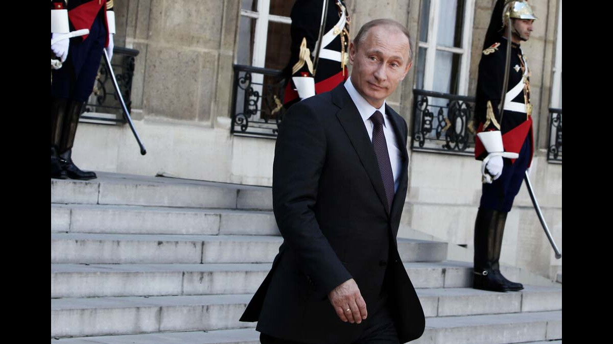 Photo : Vladimir Poutine à Paris, le 11 juin 2010. - Purepeople