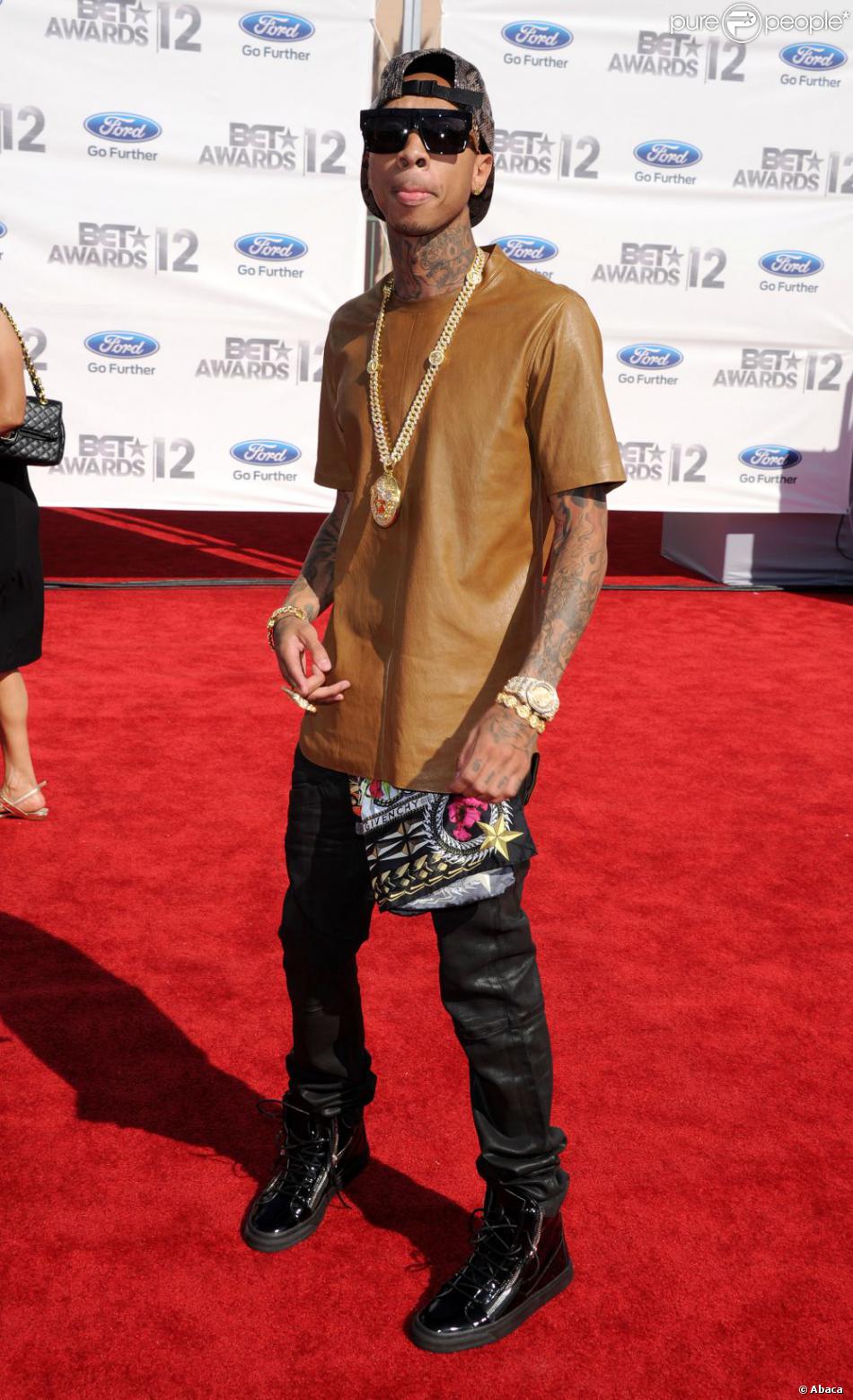 Tyga sur le tapis rouge, à l'arrivée des BET Awards 2012, à Los Angeles ...