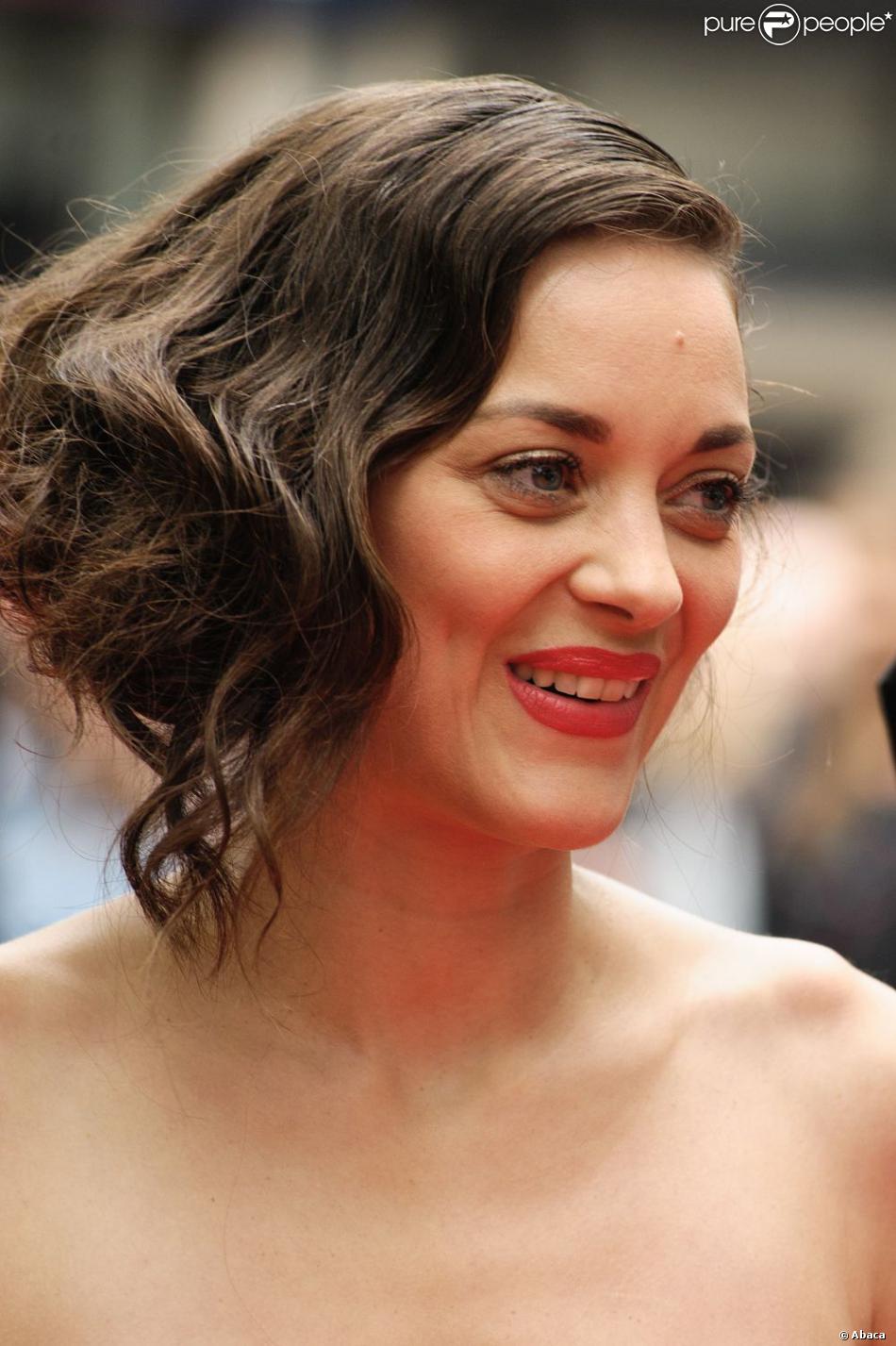 Marion Cotillard à Londres, le 18 juillet 2012. - Purepeople