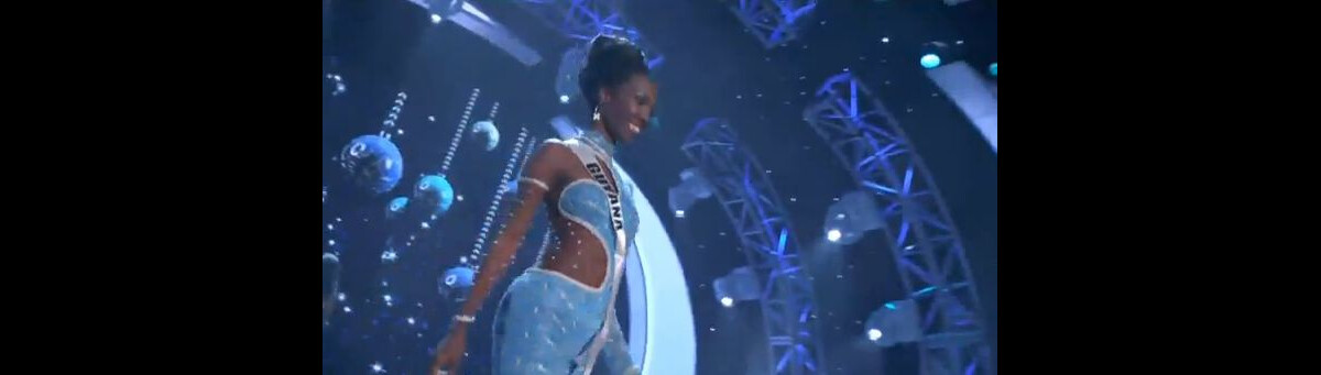 Photo : Ruqayyah Boyer, Miss Guyana, s'est offert une chute au concours ...