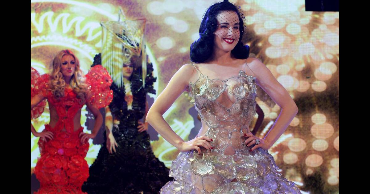 Dita von Teese : La star du burlesque divine dans une robe à croquer ! - Purepeople