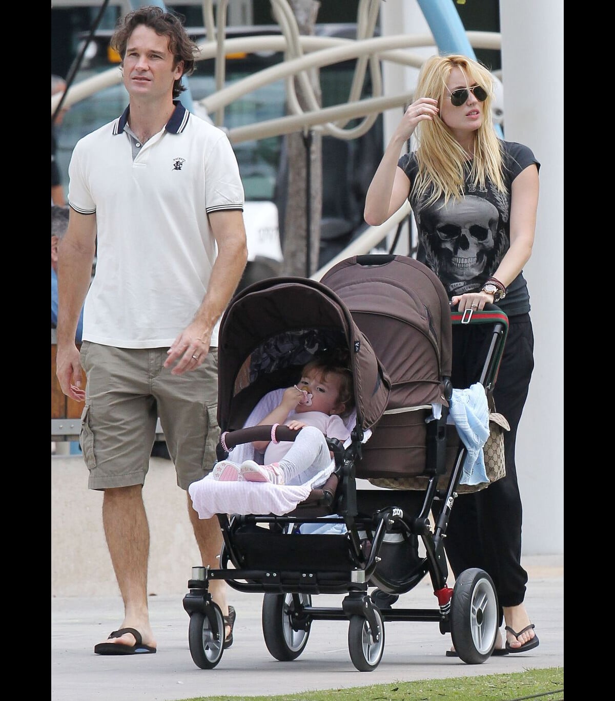 Photo : Carlos Moya, son épouse Carolina profitent de la douceur de ...