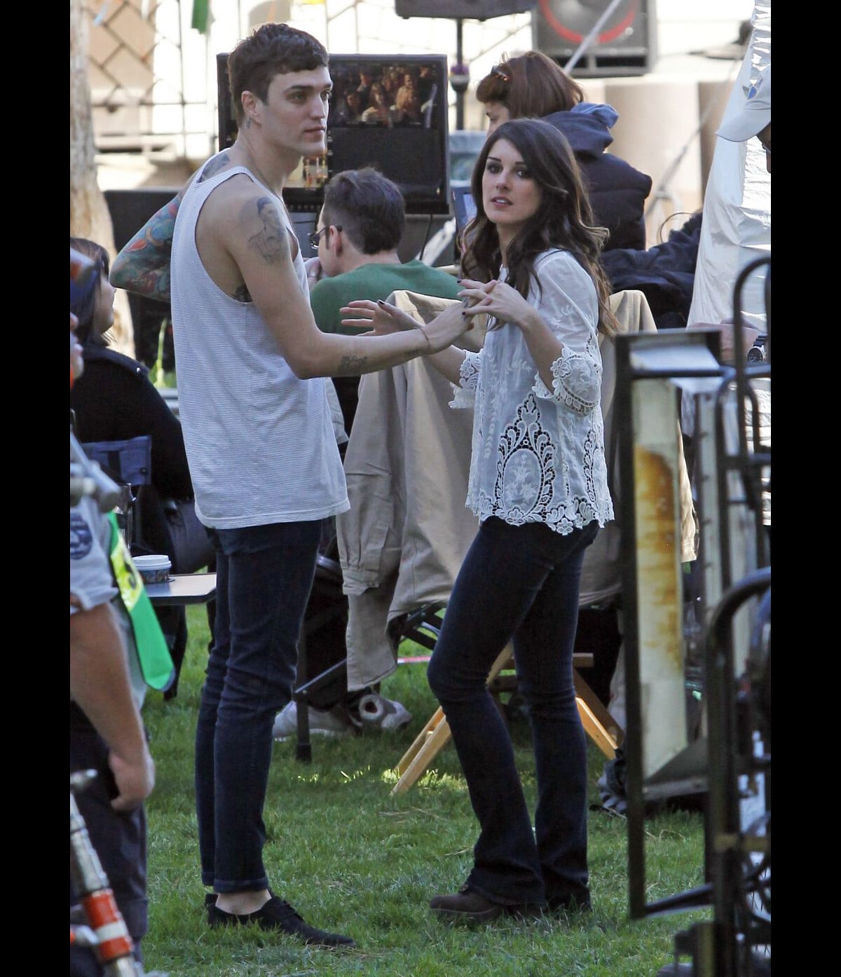 Photo : Shenae Grimes et son fiancé Josh Beech se retrouvent entre deux ...