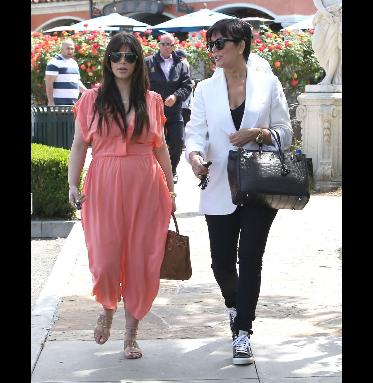 Photo : Kim Kardashian et sa mère Kris Jenner se rendent à l'église ...