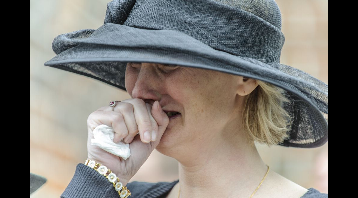 Photo : La comtesse Josephine totalement effondrée aux funérailles de ...