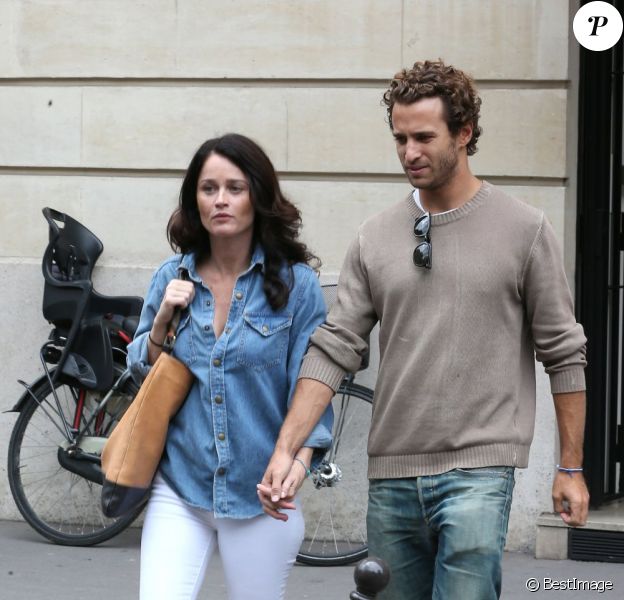 Robin Tunney de Mentalist : Romance parisienne avec son beau fiancé ...