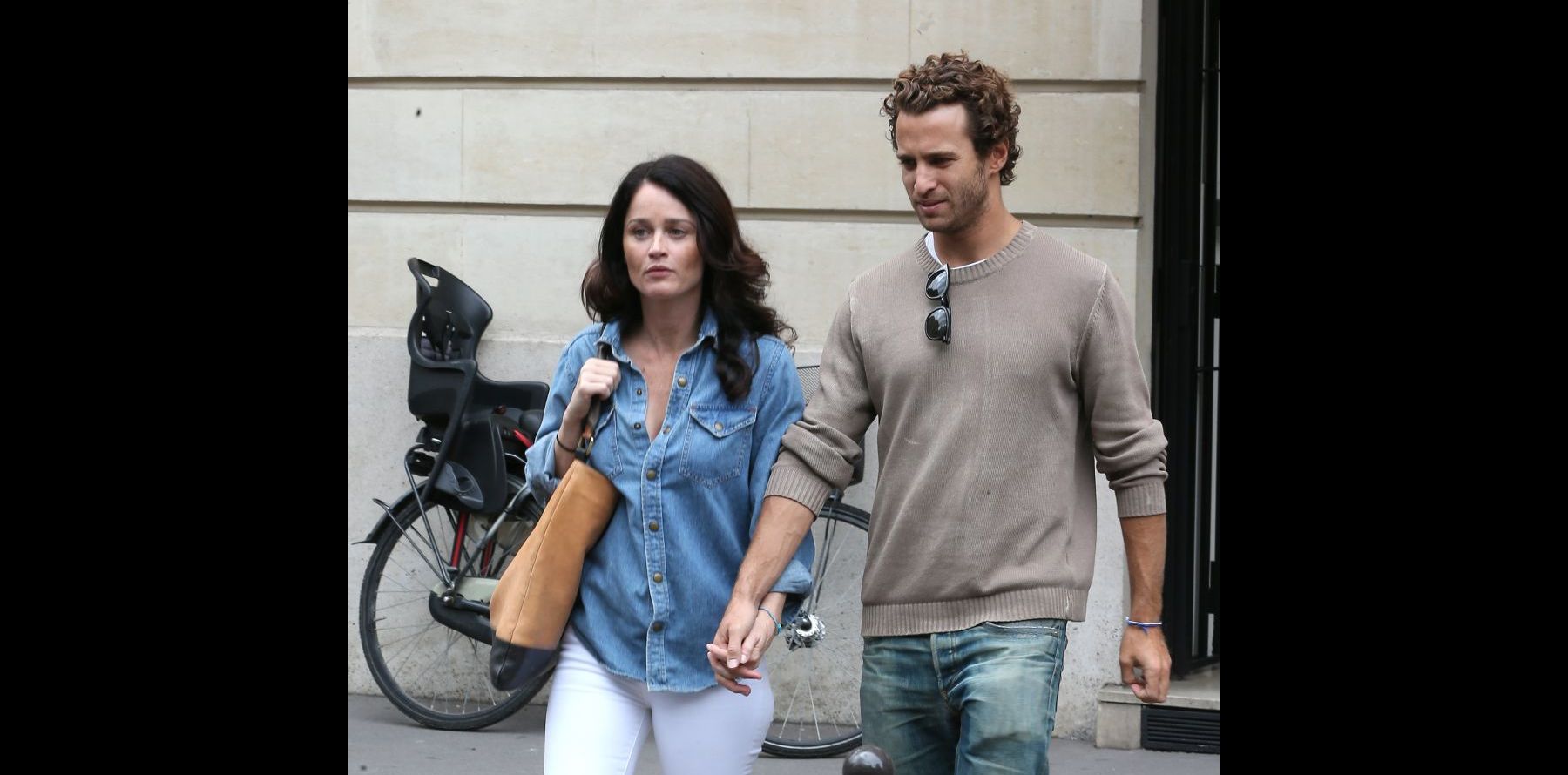 Robin Tunney de Mentalist : Romance parisienne avec son beau fiancé ...