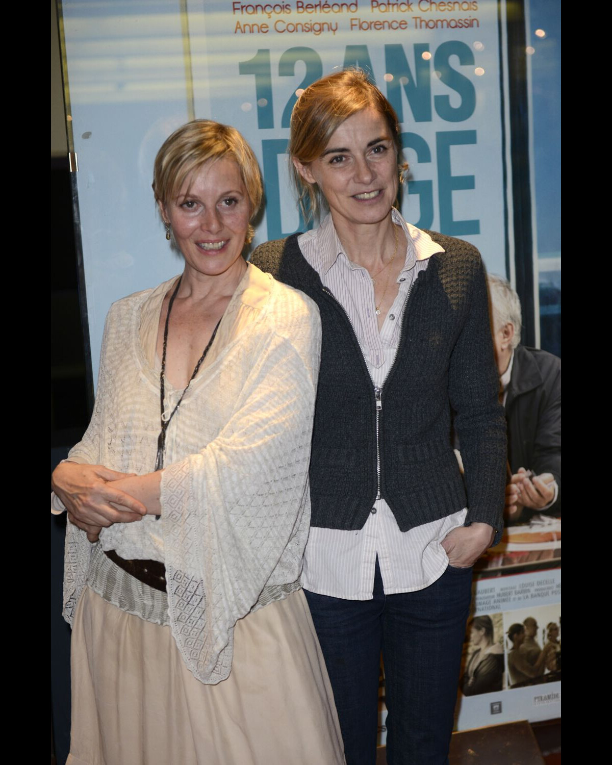 Vidéo : Florence Thomassin et Anne Consigny à la première du film "12 ...