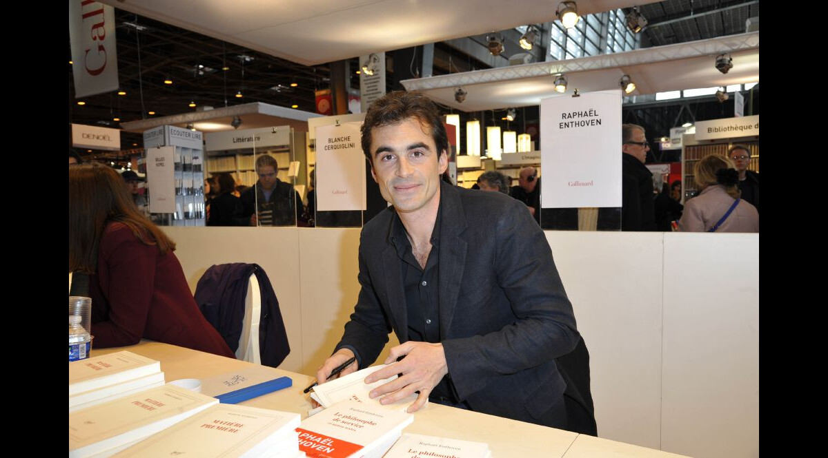 Photo : Raphaël Enthoven au Salon du livre à la porte de Versailles à ...