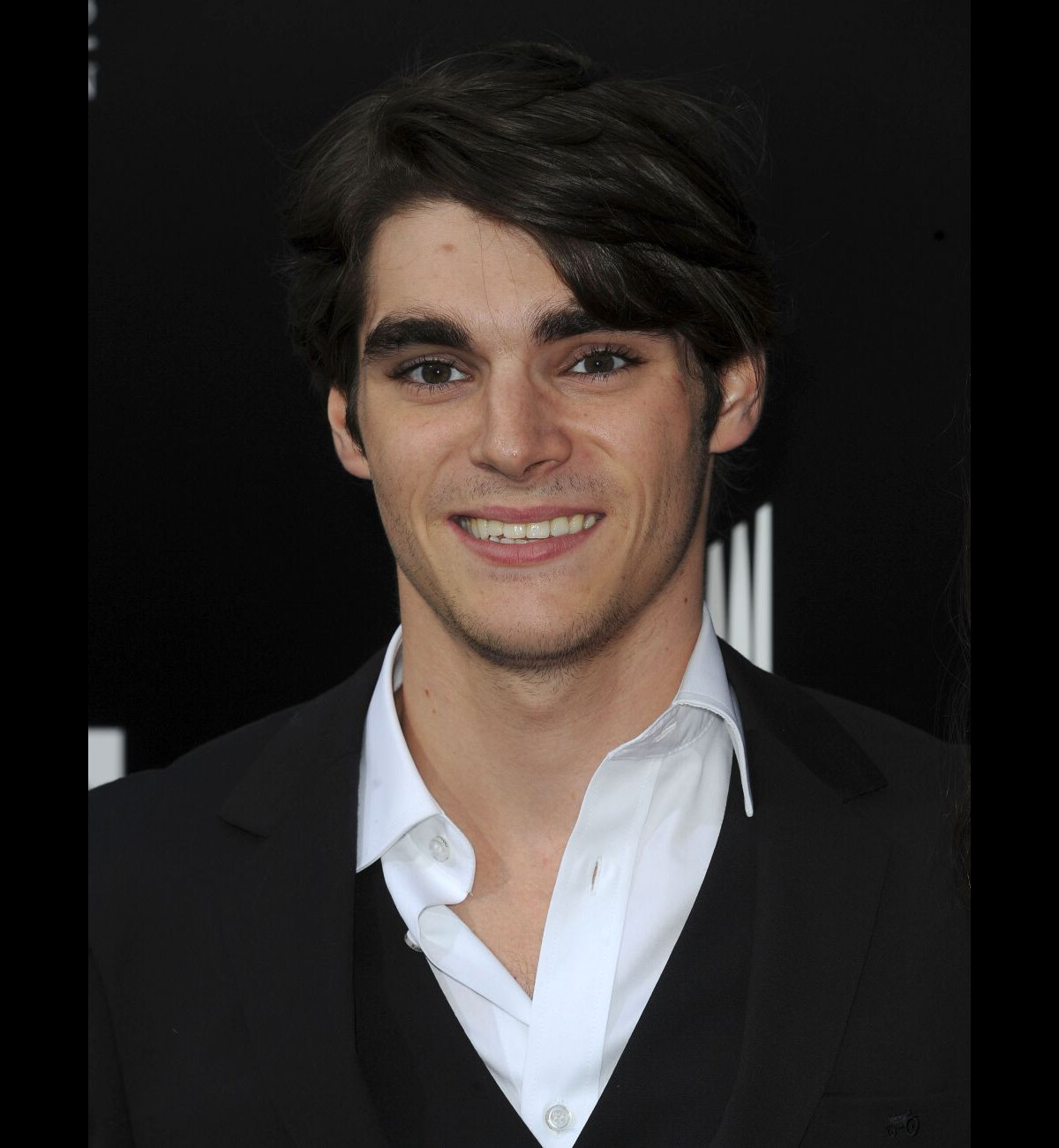 Photo : RJ Mitte à l'avant-première de la deuxième partie de la ...
