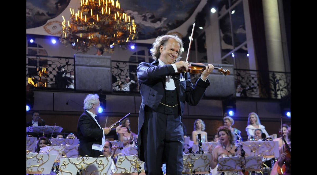 Photo : Le violoniste André Rieu au Stade de France à Paris, le 29 août ...