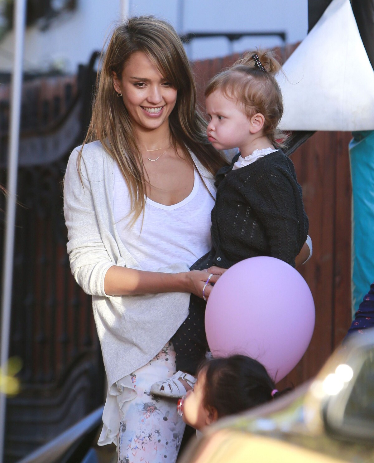 Photo : La divine Jessica Alba passe le dimanche 22 septembre entourée ...