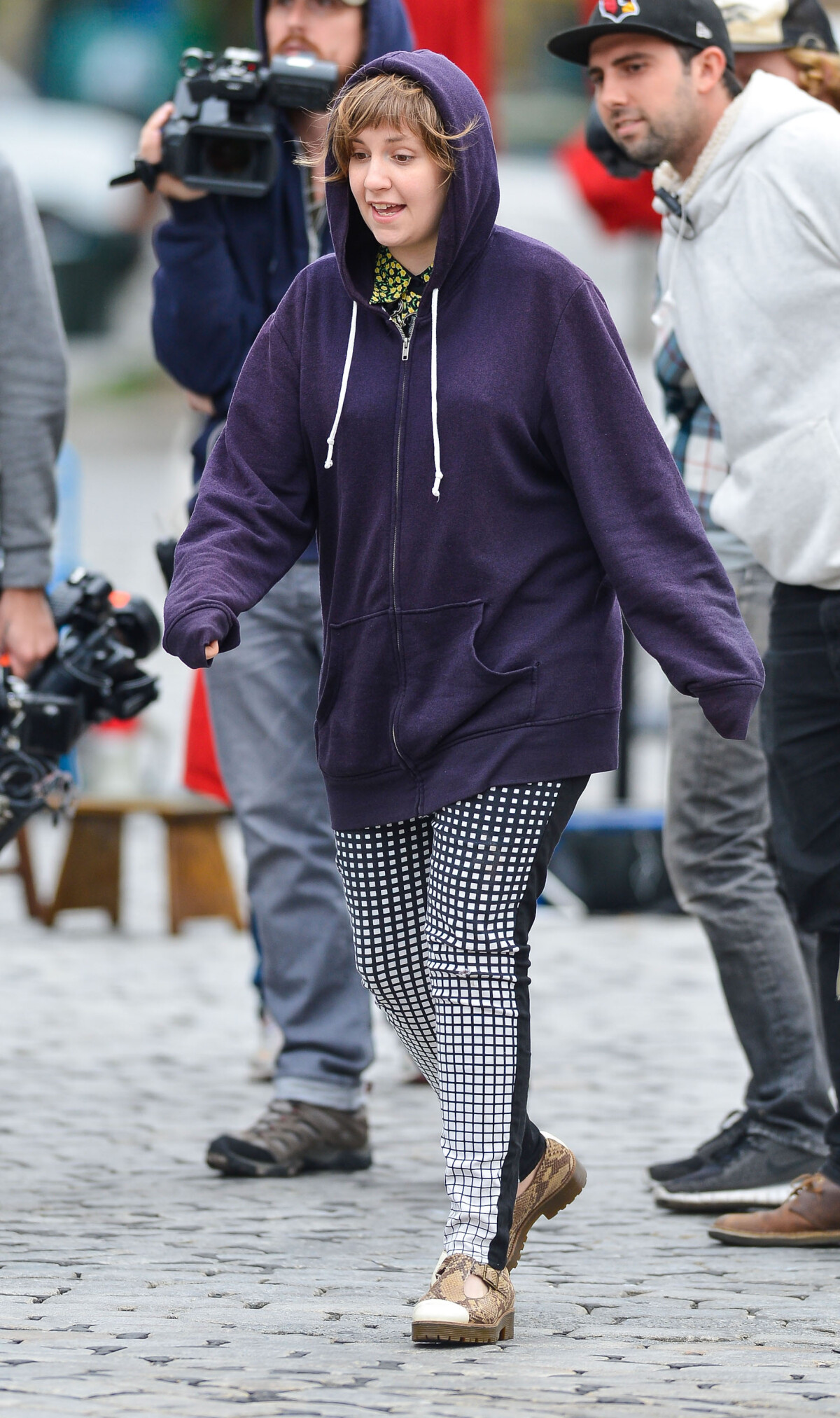 Photo : Lena Dunham dans l'émission "Billy on the Street" à New York ...