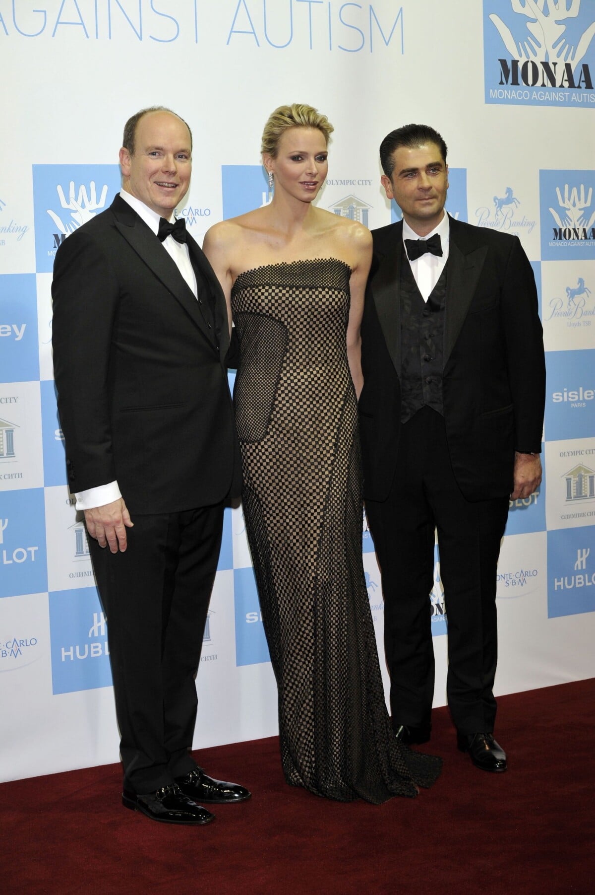 Photo : Le prince Albert II de Monaco et la princesse Charlene avec ...
