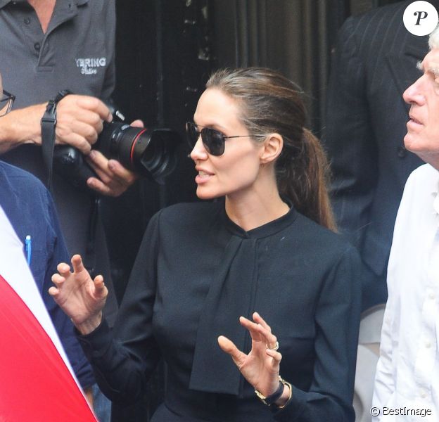 Angelina Jolie : Un look austère mais un visage illuminé par la passion ...