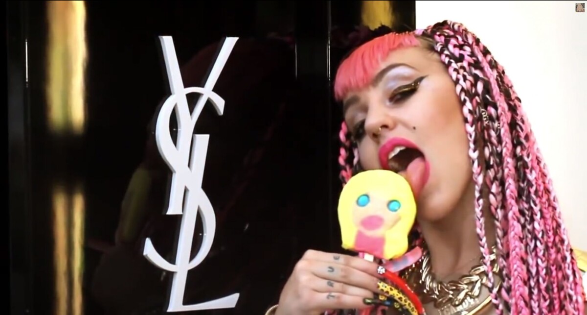 Vidéo : Brooke Candy dans "Das Me" - Purepeople