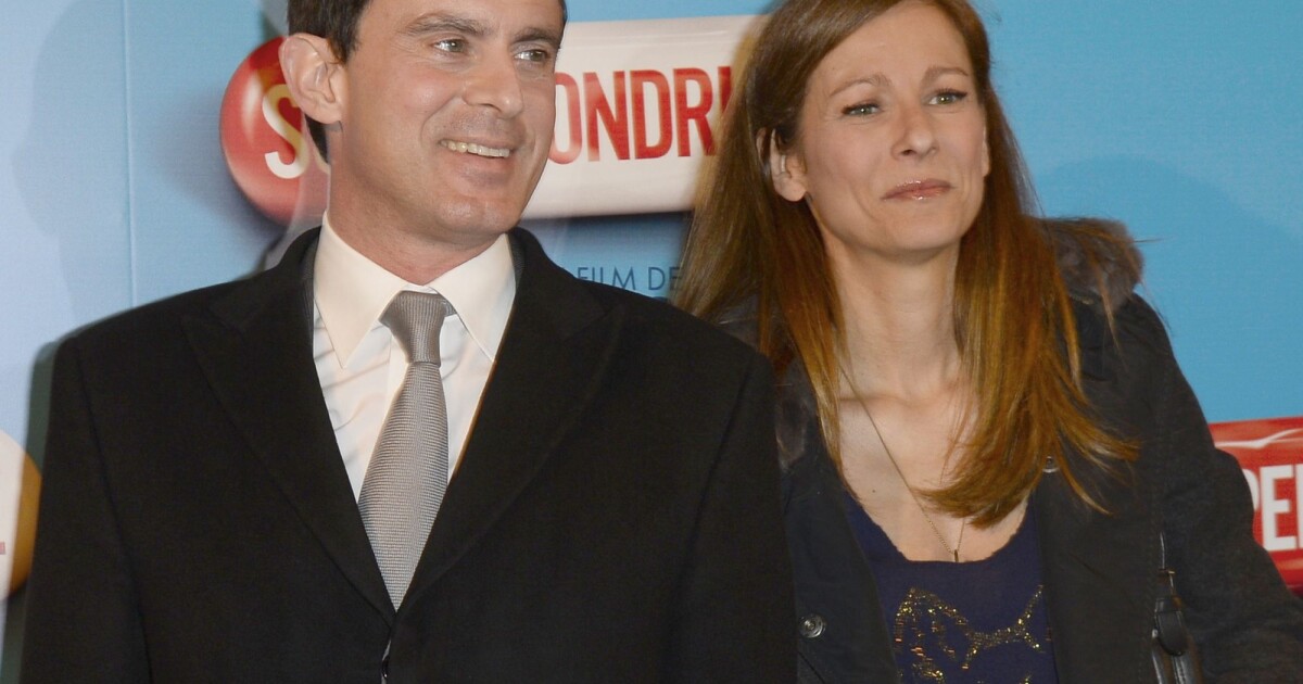 Manuel Valls et sa femme Anne Gravoin applaudissent le Supercondriaque ...