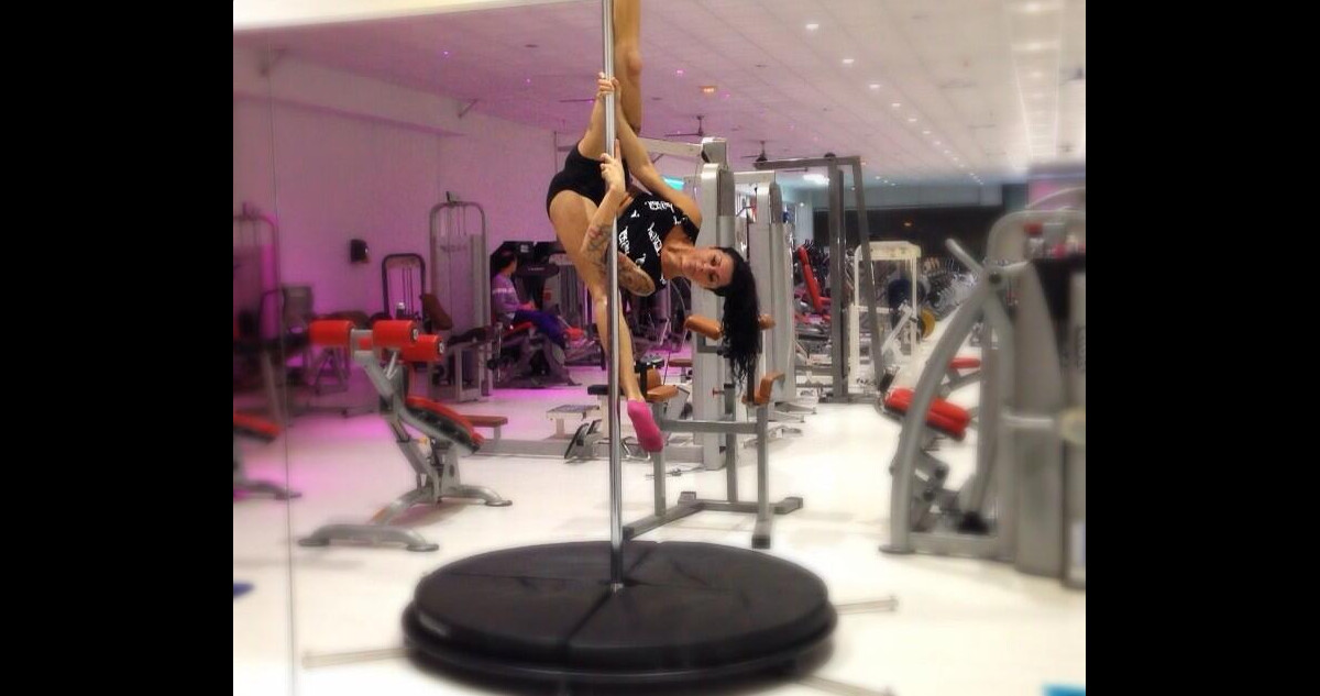 Vidéo : Entraînement de pole dance à la salle pour Shanna des Anges de ...