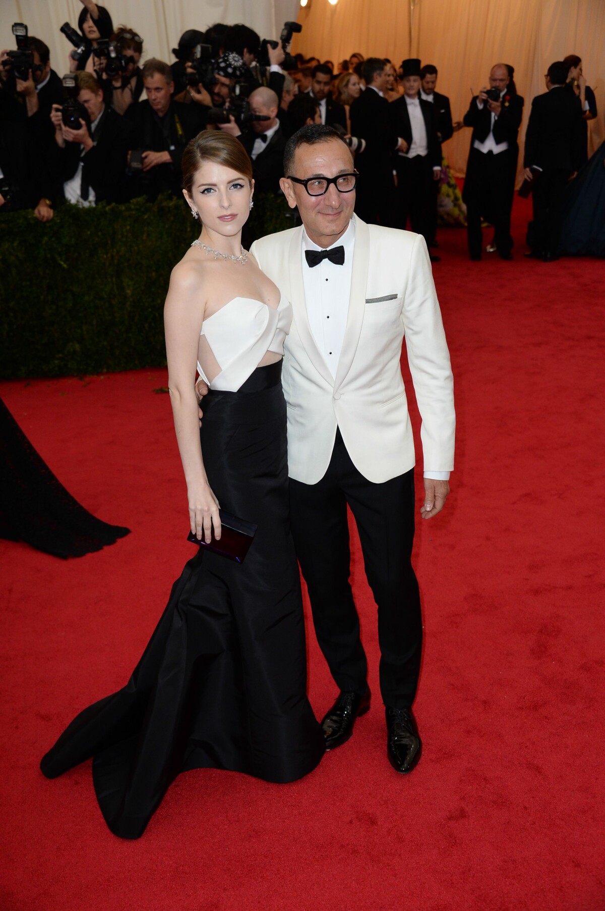 Photo : Anna Kendrick et Gilles Mendel assistent au MET Gala au ...
