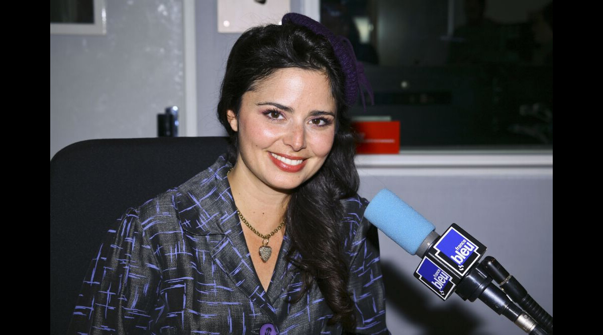 Vidéo : La chanteuse Shirel le 20 février 2013. - Purepeople
