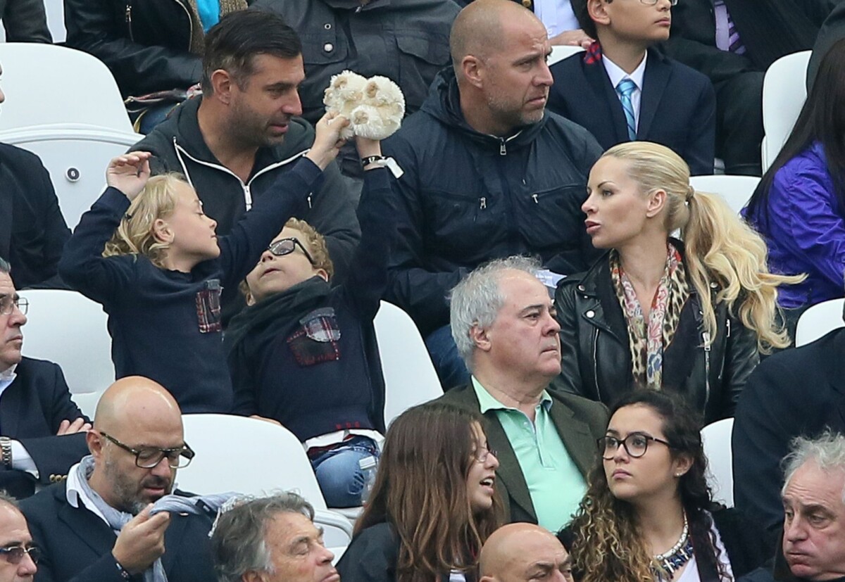 Photo : Helena Seger et ses fils Maximilian et Vincent lors du match ...