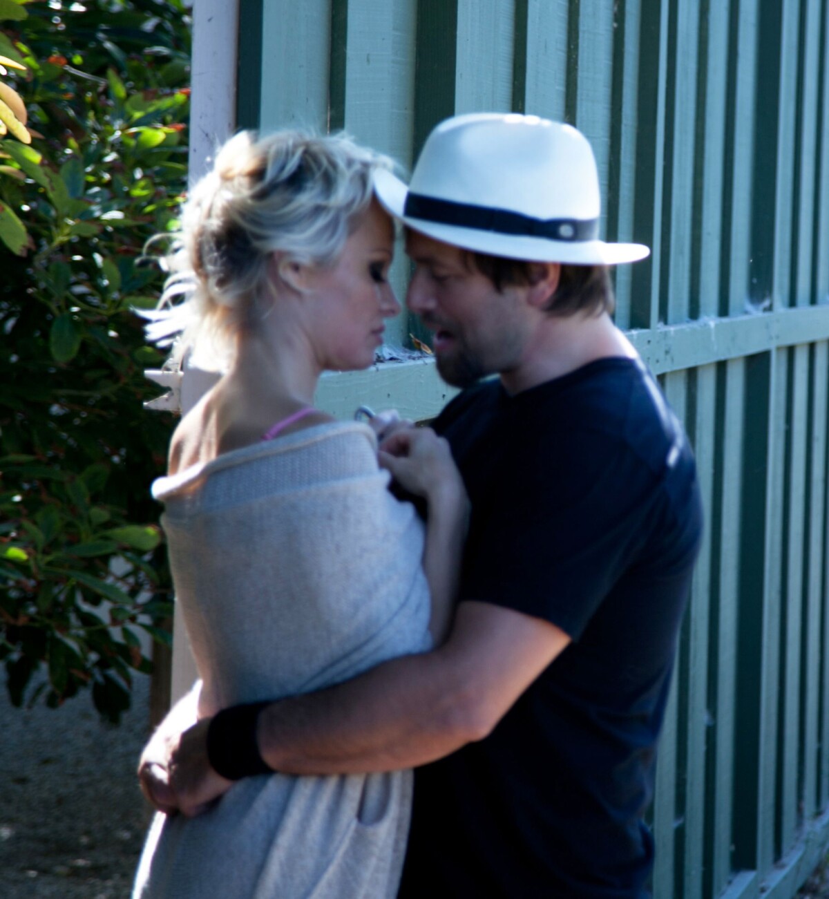 Photo : Pamela Anderson et son mari Ricky Salomon dans les rues de ...