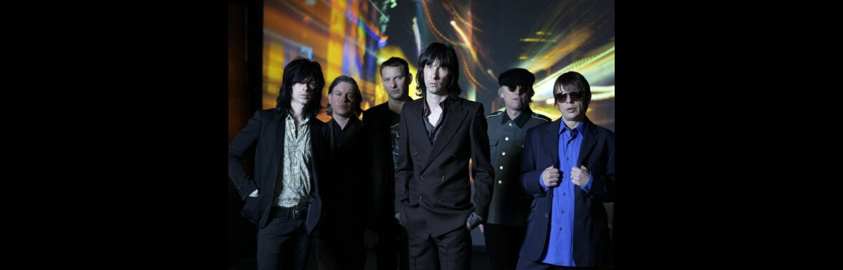 Photo : Rob "Throb" Young, ex-guitariste et membre fondateur du groupe ...