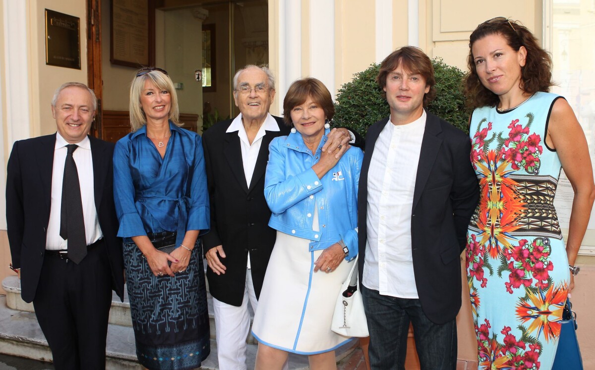 Photo : Exclusif - Mariage civil de Macha Méril et Michel Legrand à la ... Photo : Exclusif - Mariage civil de Macha Méril et Michel Legrand à la ...