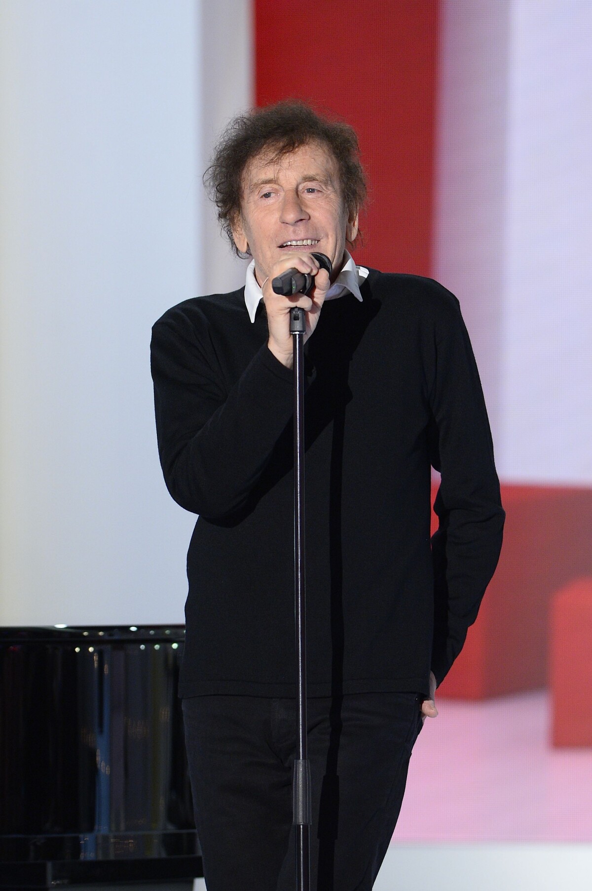 Photo : Alain Souchon, sur le tournage de Vivement dimanche, le ...